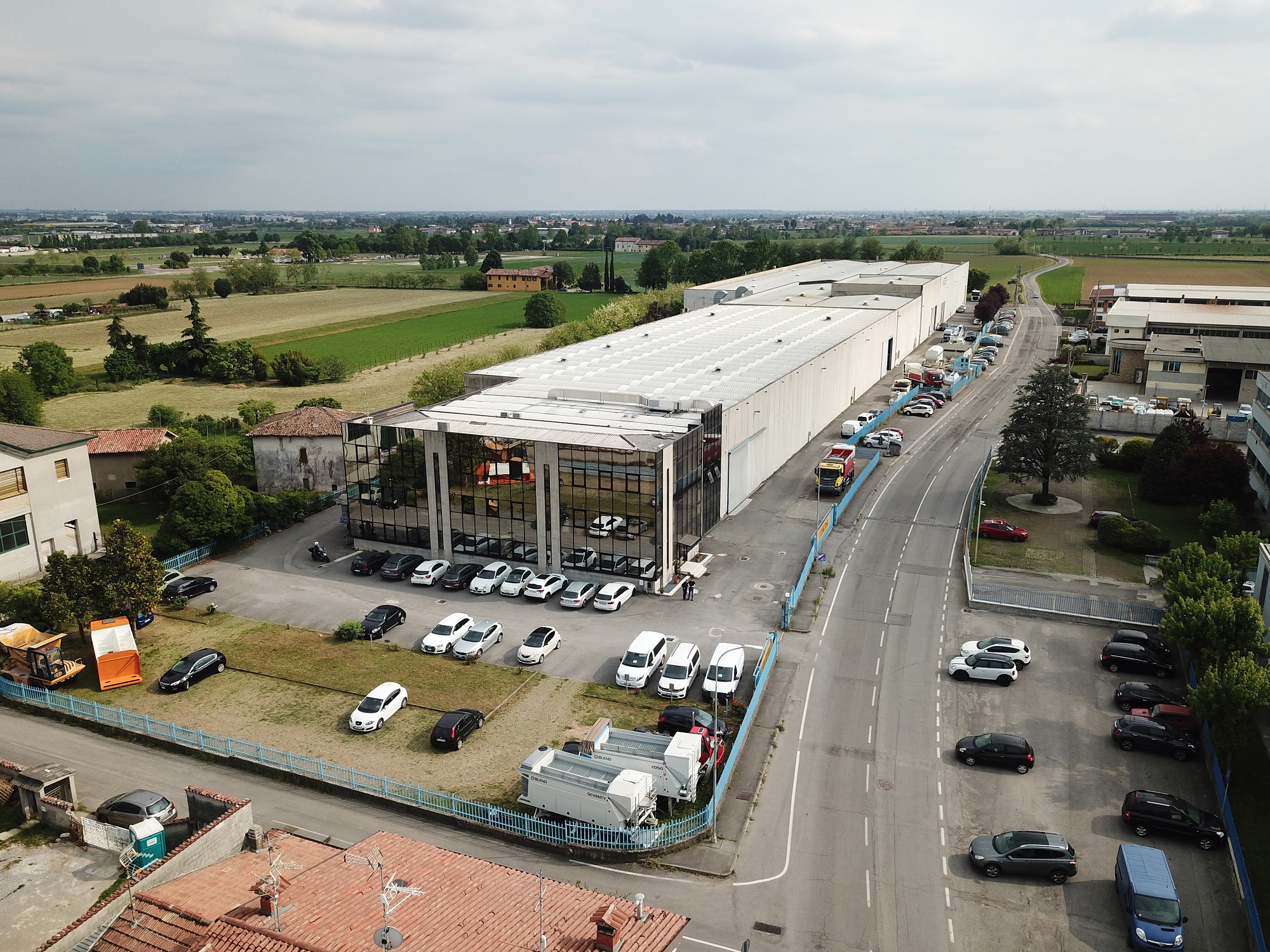 Blend Plants launches the new mobile plant E015 4x4